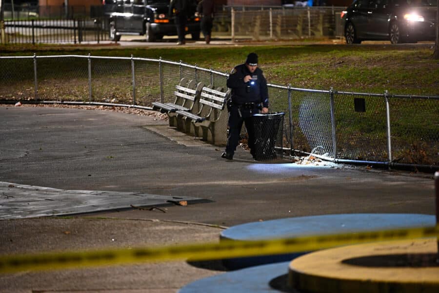 Brooklyn detectives look for suspect who shot teen dead at NYCHA ...