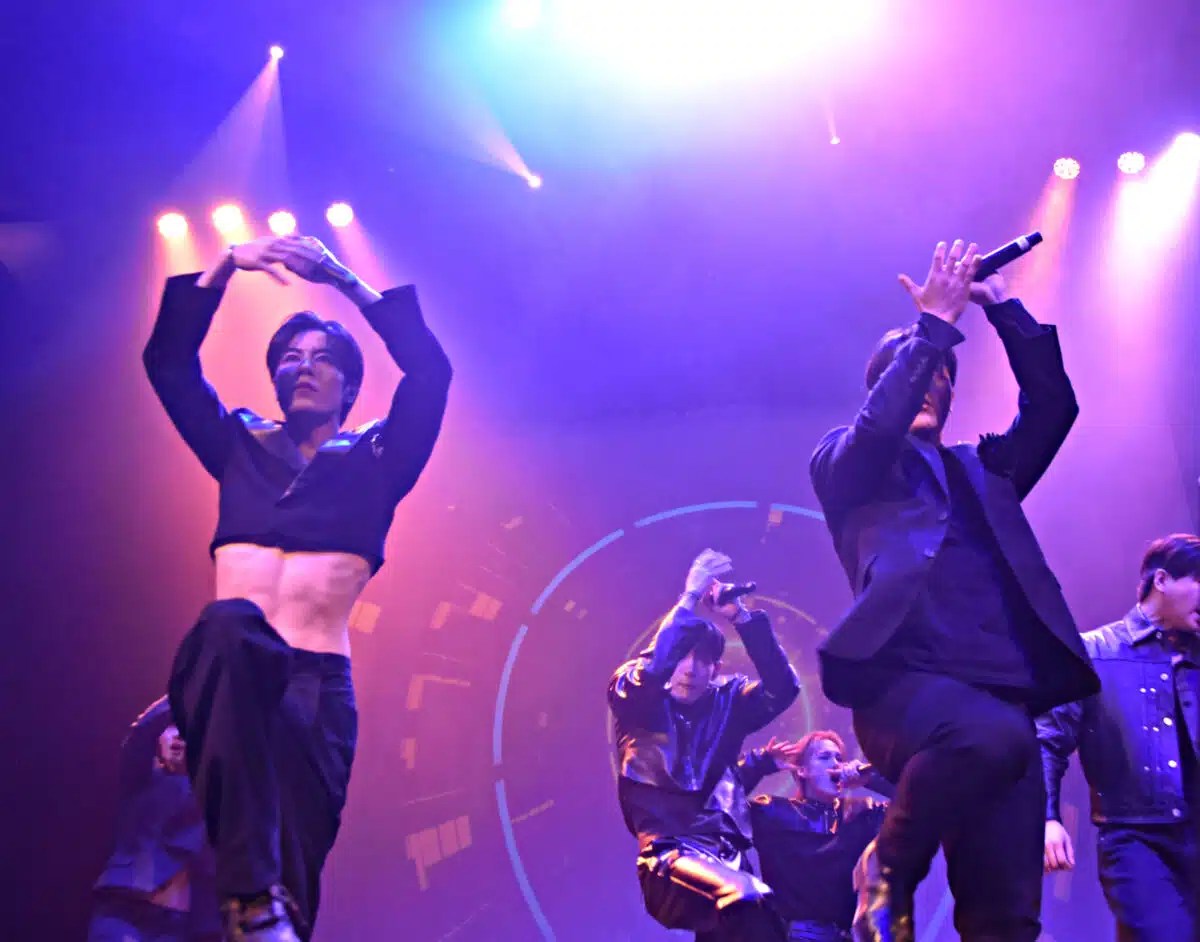 Fans call K-pop superstars VAV a source of comfort as group kicks off US tour | amNewYork