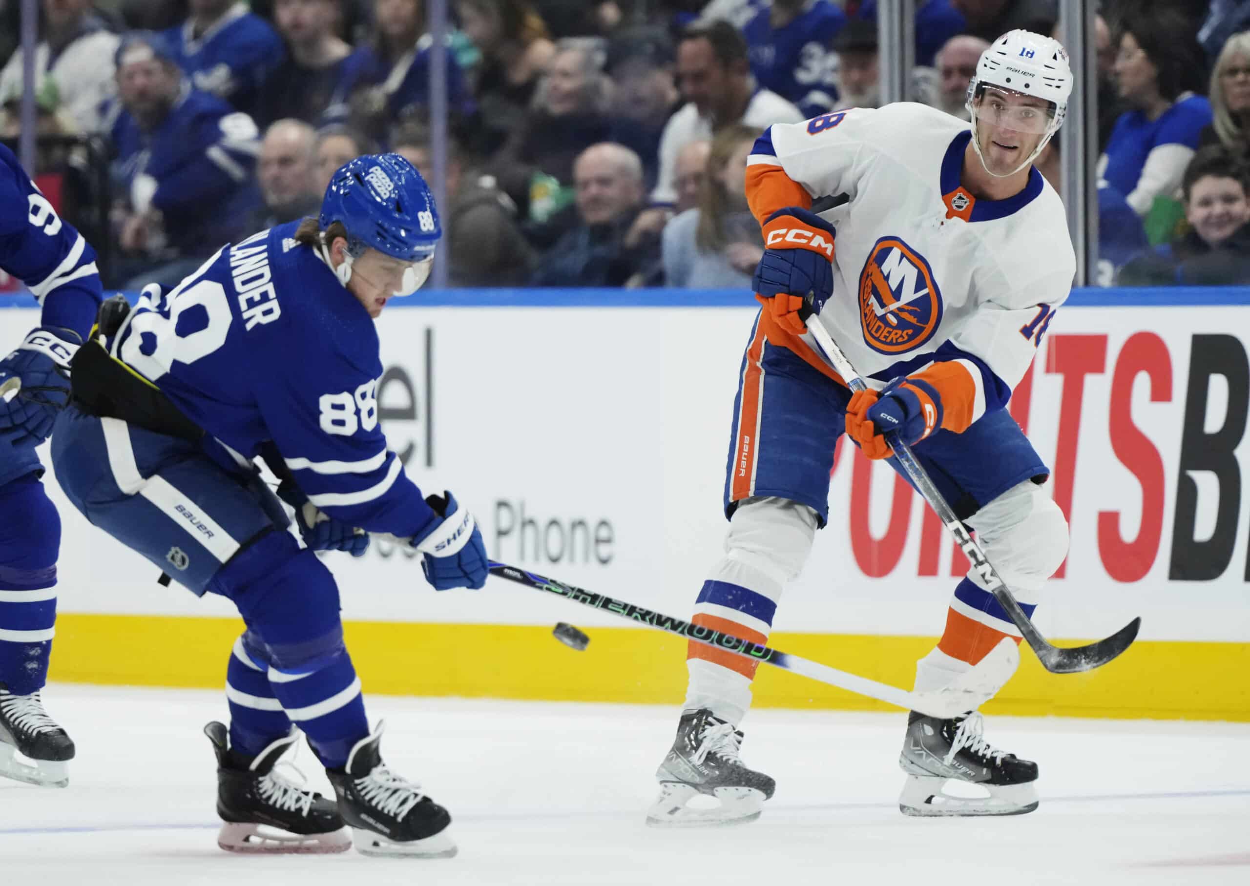 Islanders’ Pierre Engvall to get 1st-line look alongside Barzal, Horvat ...