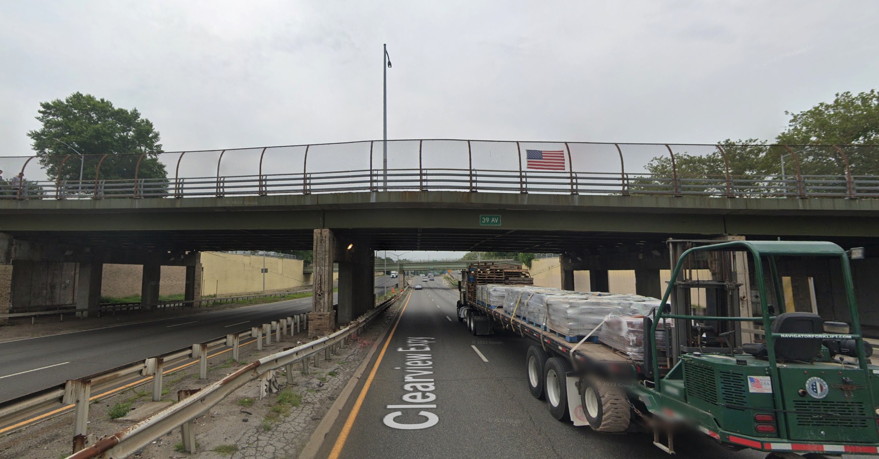 Rocks Thrown at Cars on Queens Expressway