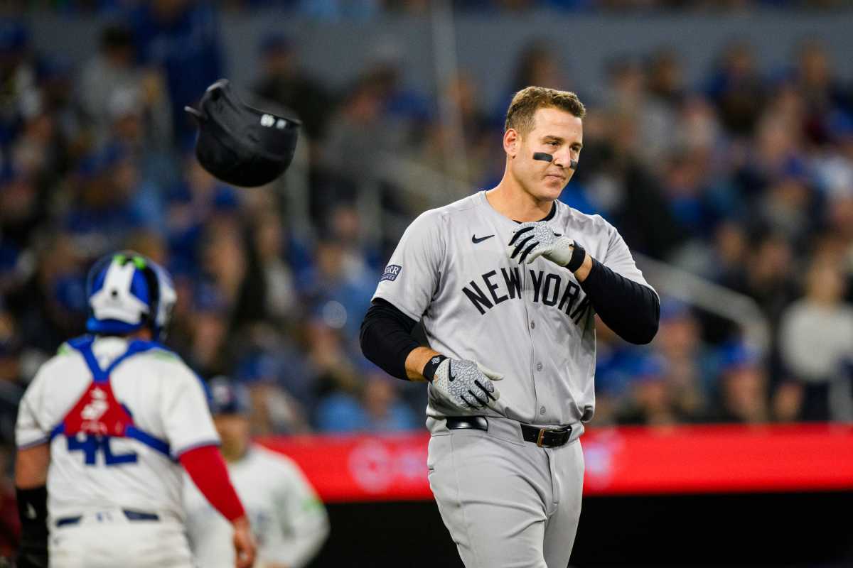 Yankees’ Anthony Rizzo Out with Fractured Arm