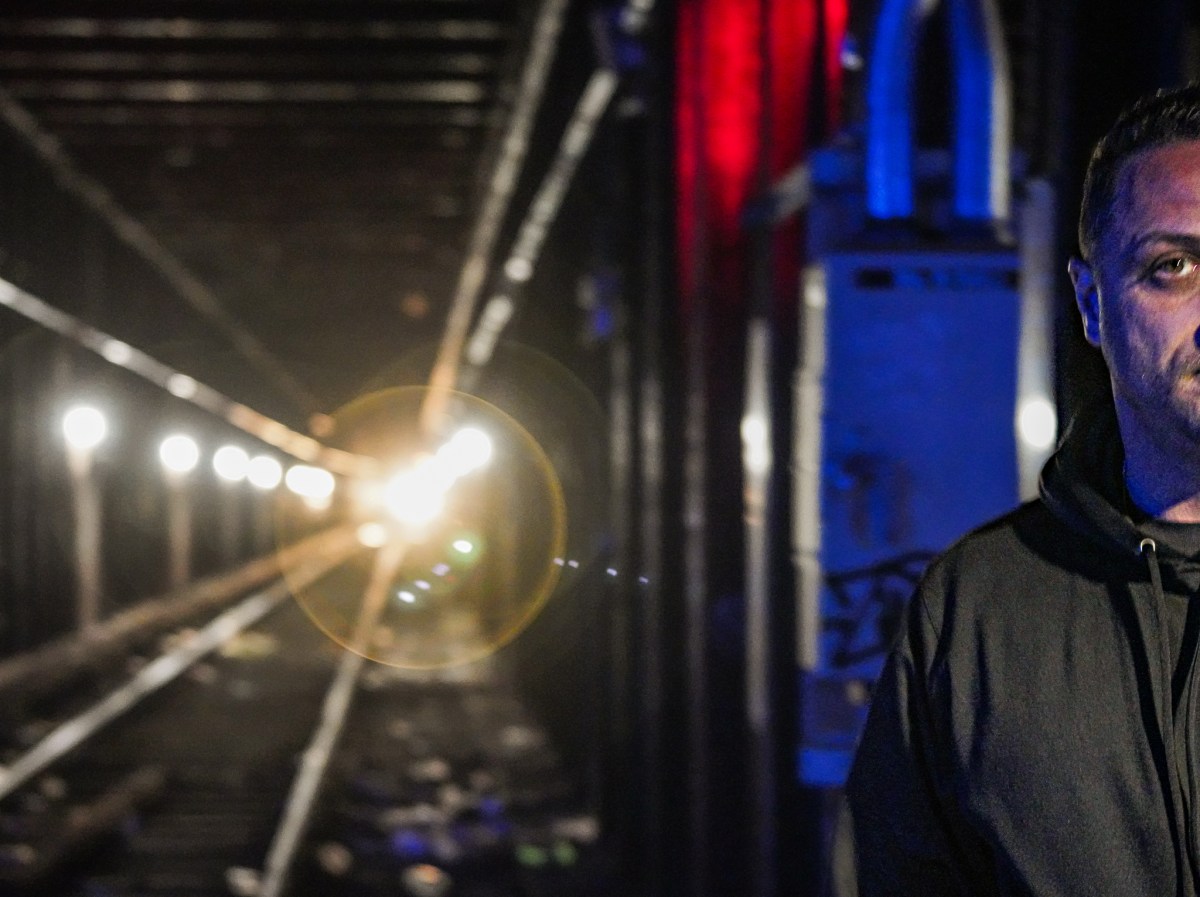 NYPD Transit Cops: Exploring Subway Tunnels | amNewYork