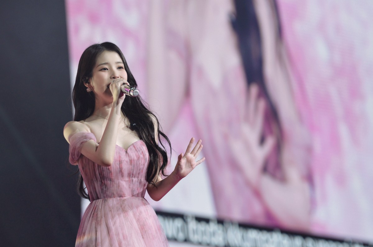 K-pop fans travel across the Hudson for first IU performance in U.S ...