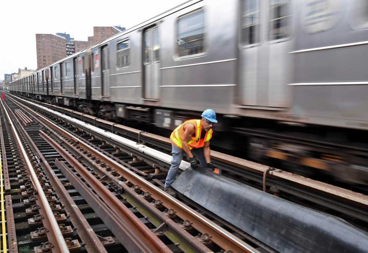 MTA Ordered to Improve Track Worker Safety