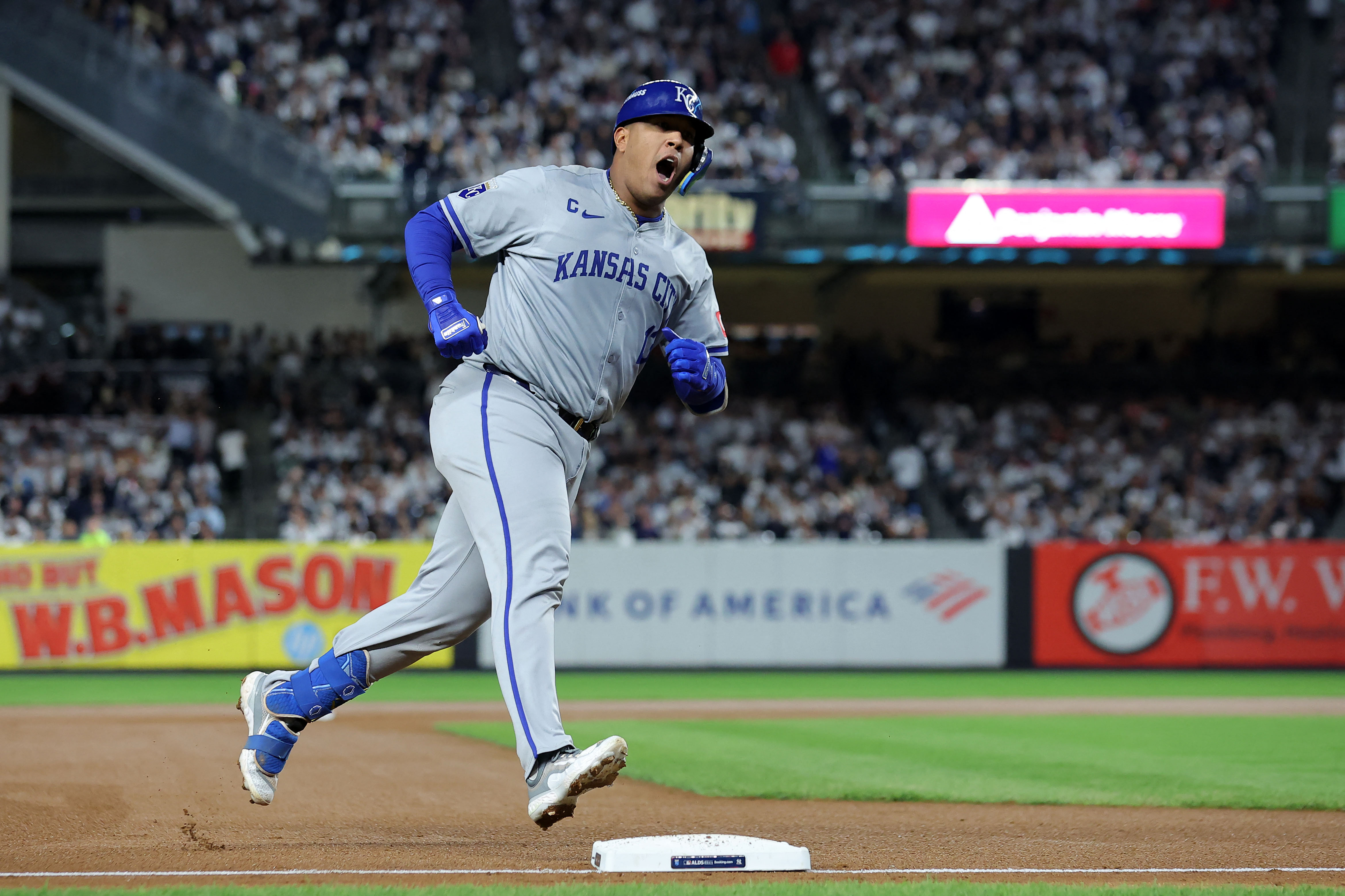 Yankees vs Royals in ALDS Game 2: Playoff Intensity