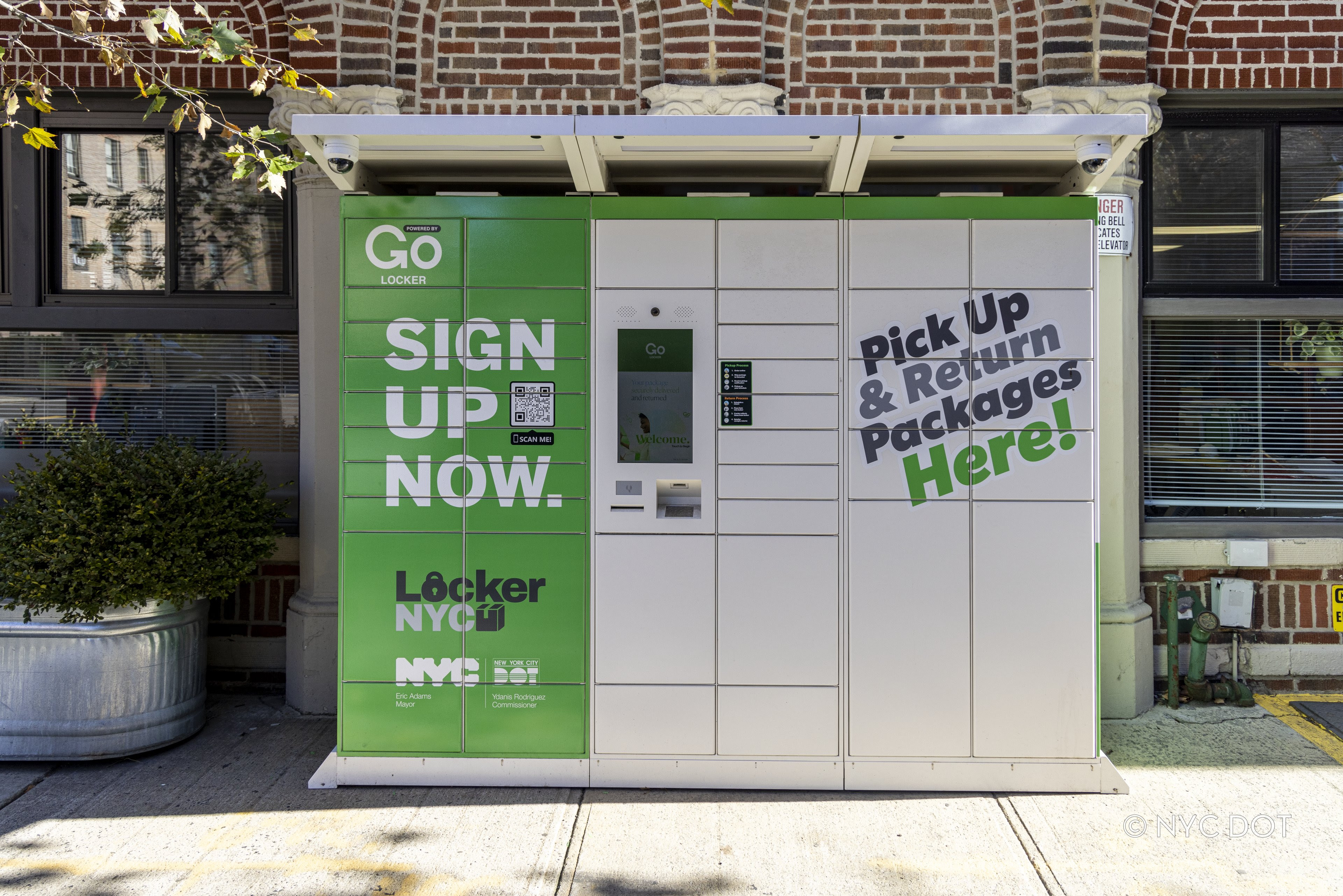 NYC DOT Launches Smart Locker System for City Delivery