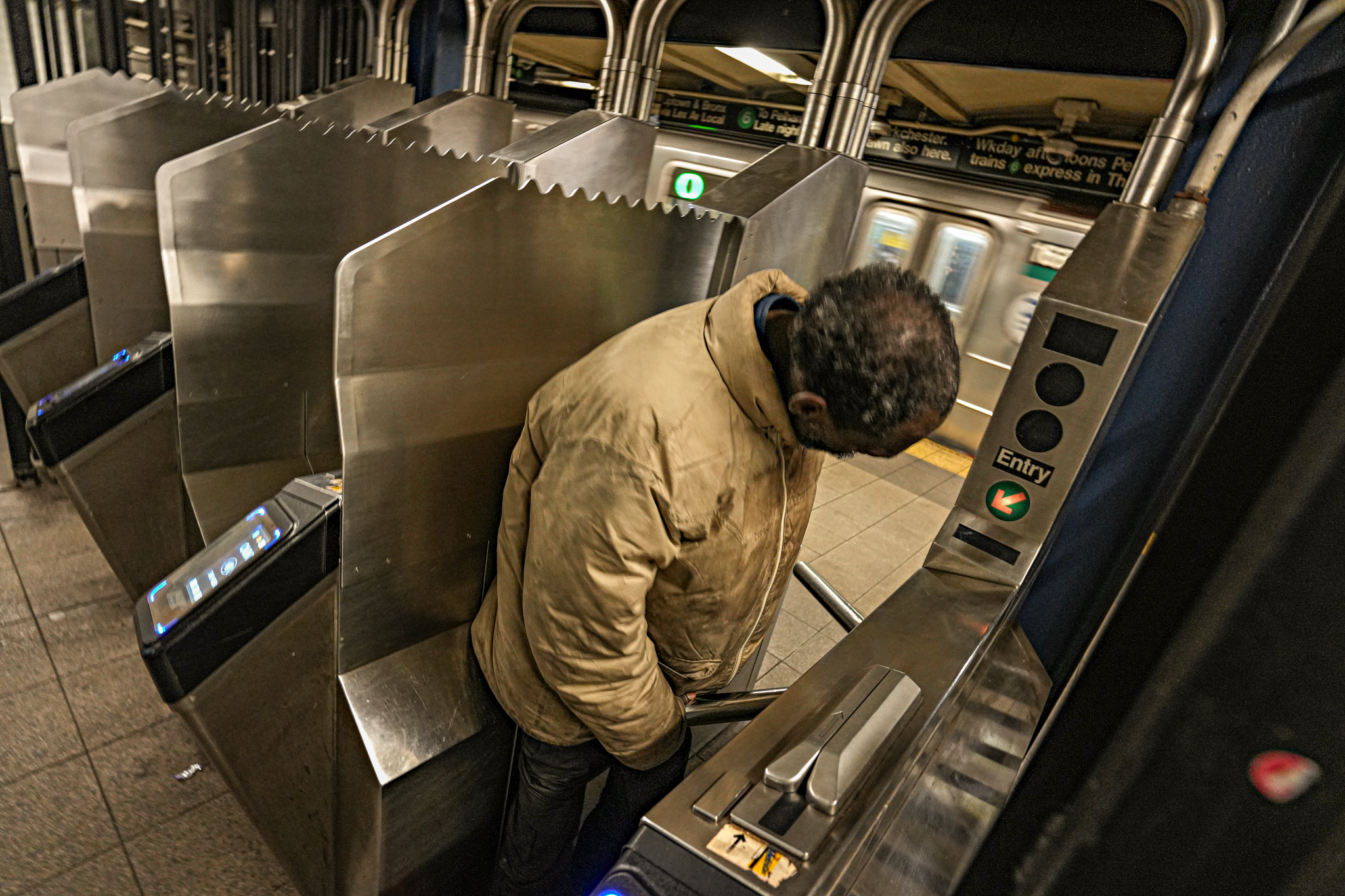 MTA Rolls Out “Half-Moon” Turnstiles to Curb Evasion