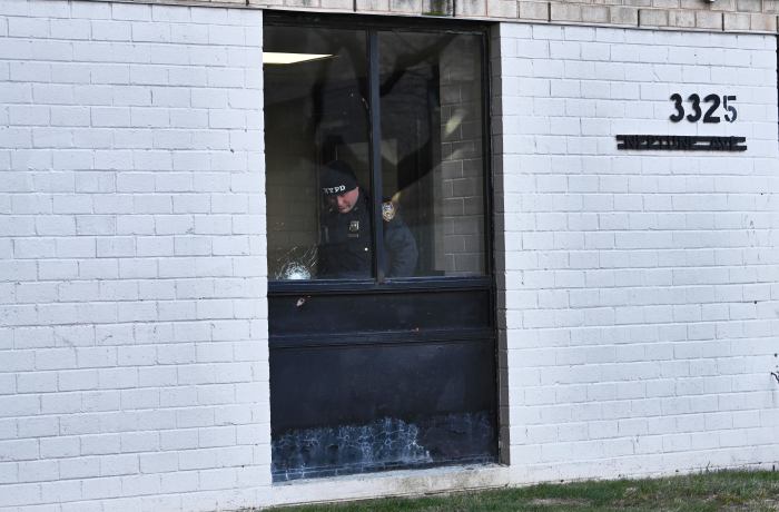 Two men caught on camera before breaking into Bayside home in April: NYPD – QNS