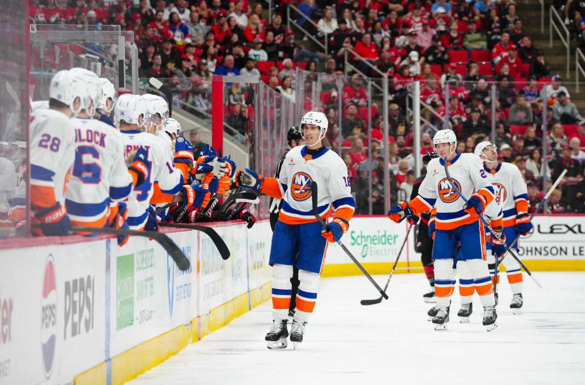 Engvall shines despite Islanders’ tough loss