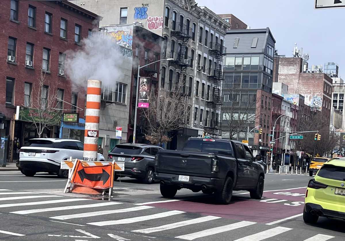 Steam stacks mark NYC’s underground steam system