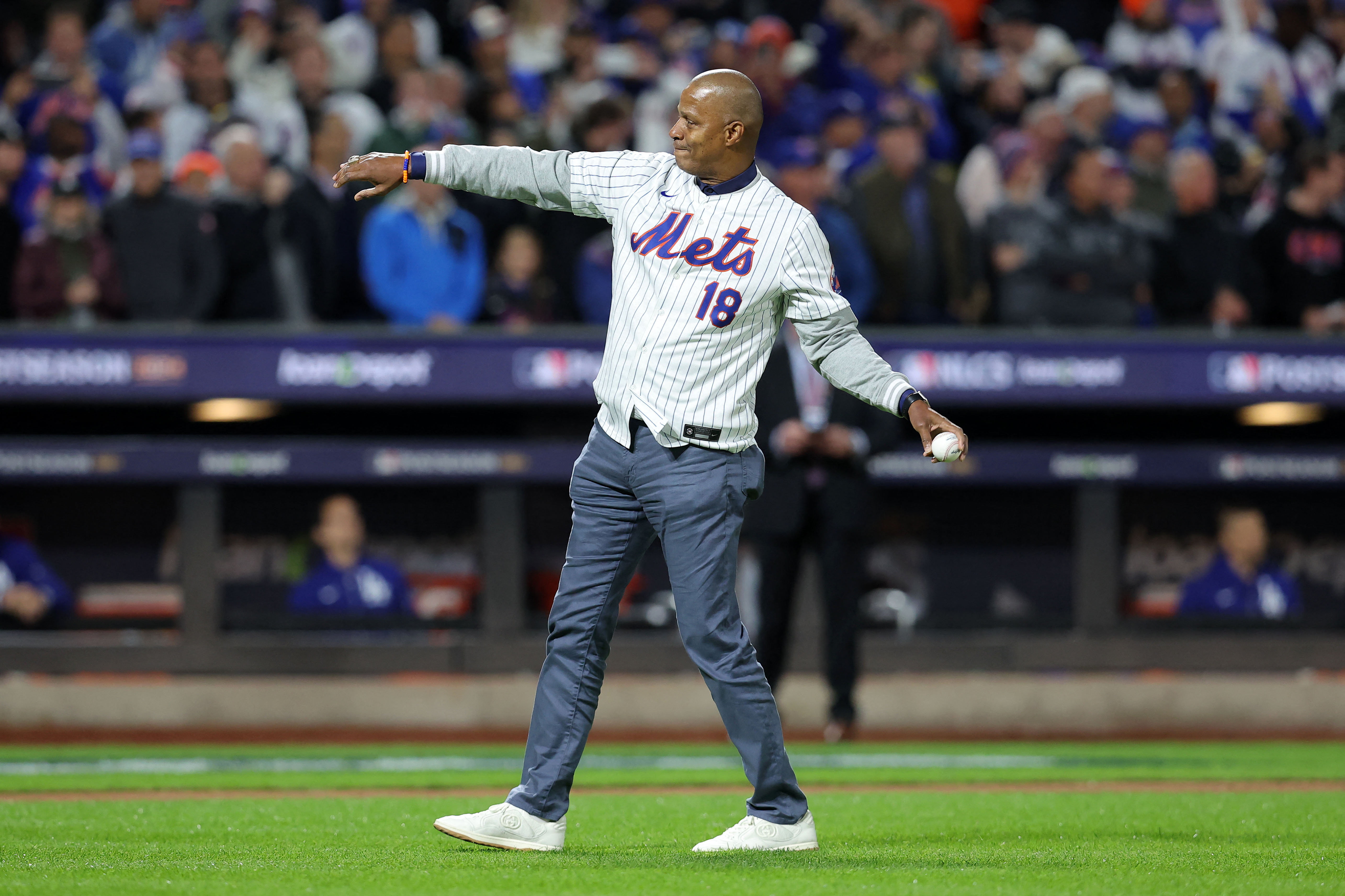 Strawberry speaks at Mets Black Legacy Game