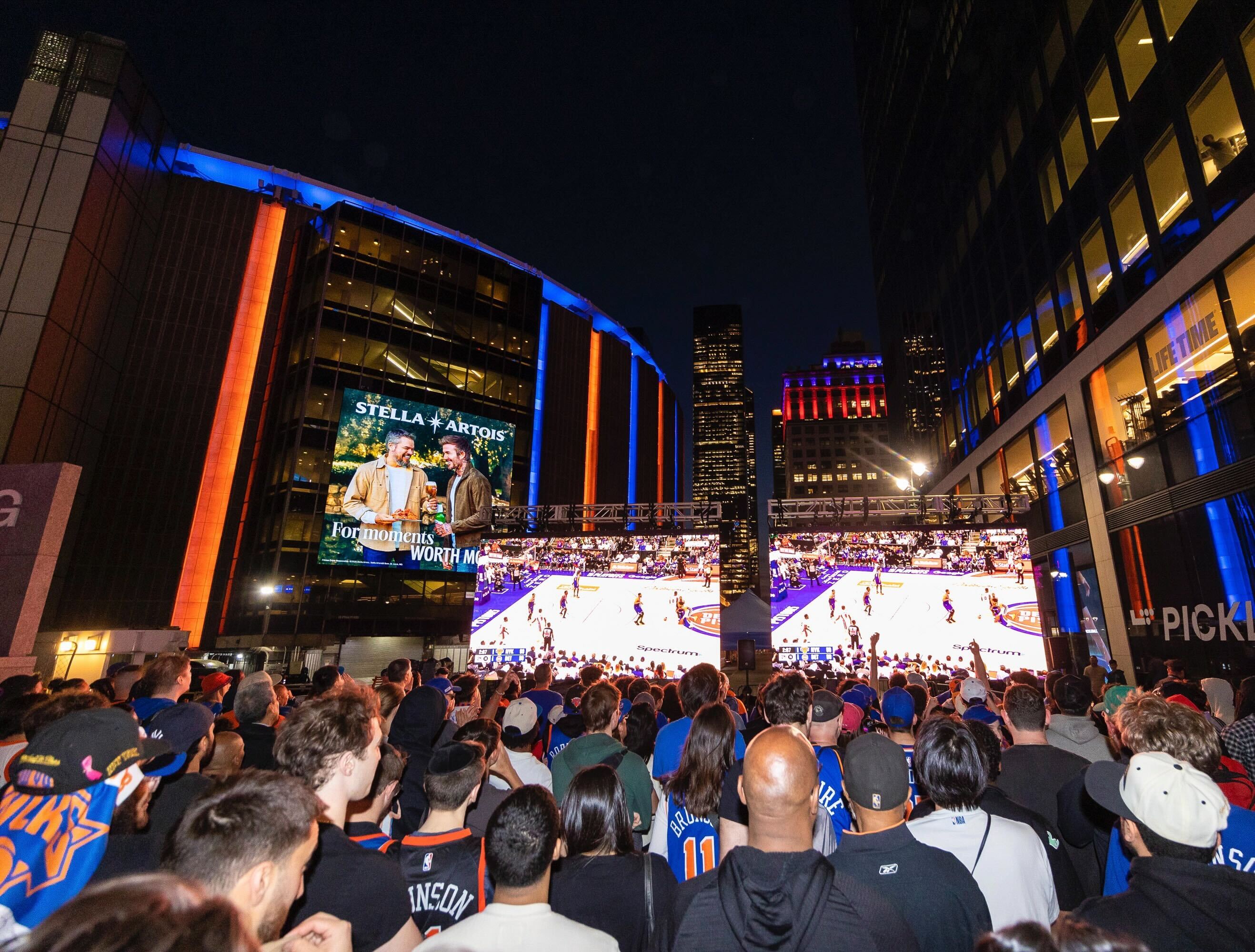 Knicks Fans Pack MSG Watch Party With Loud Support