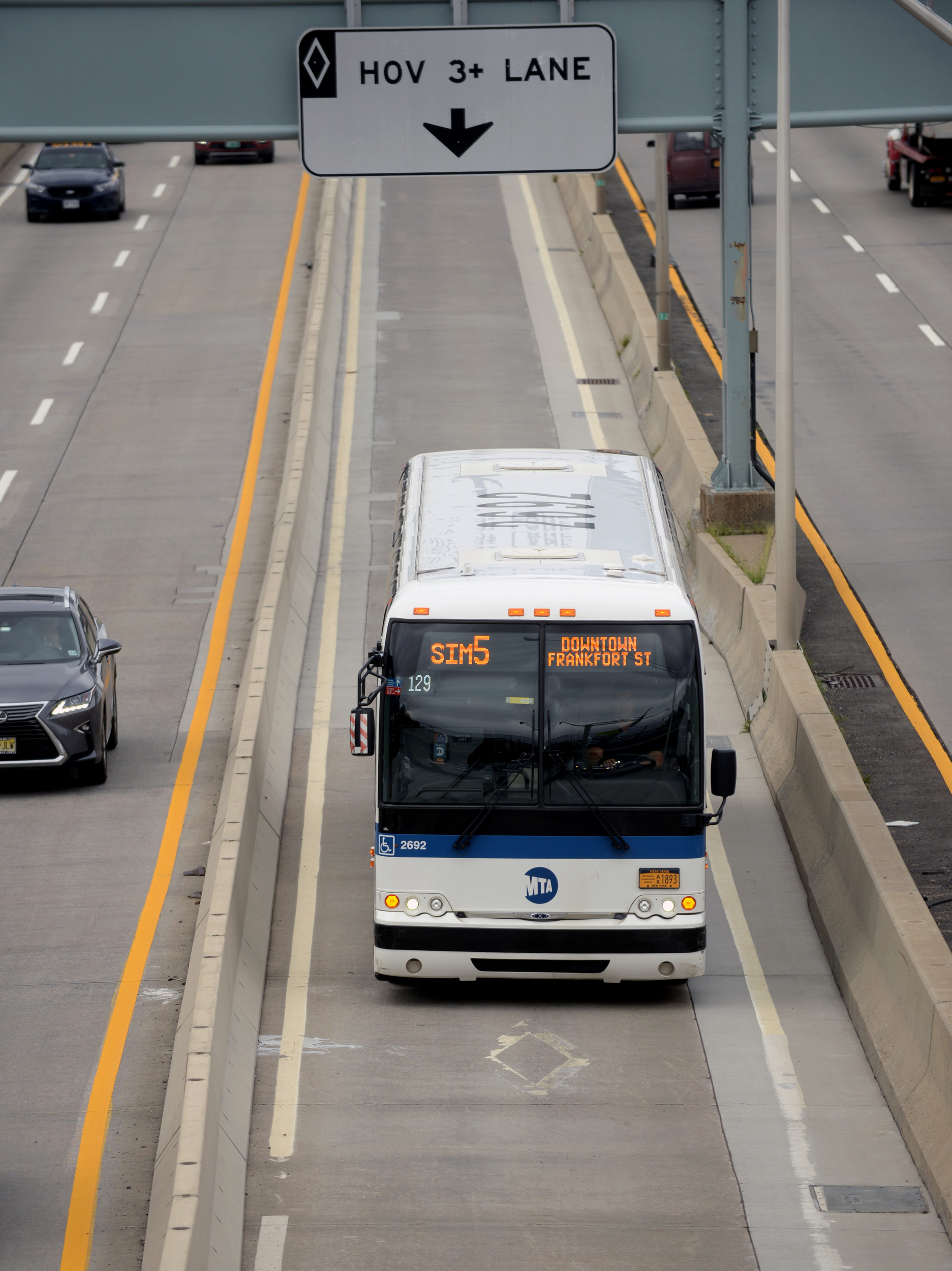 Staten Island commuters report no air conditioning on MTA express buses ...