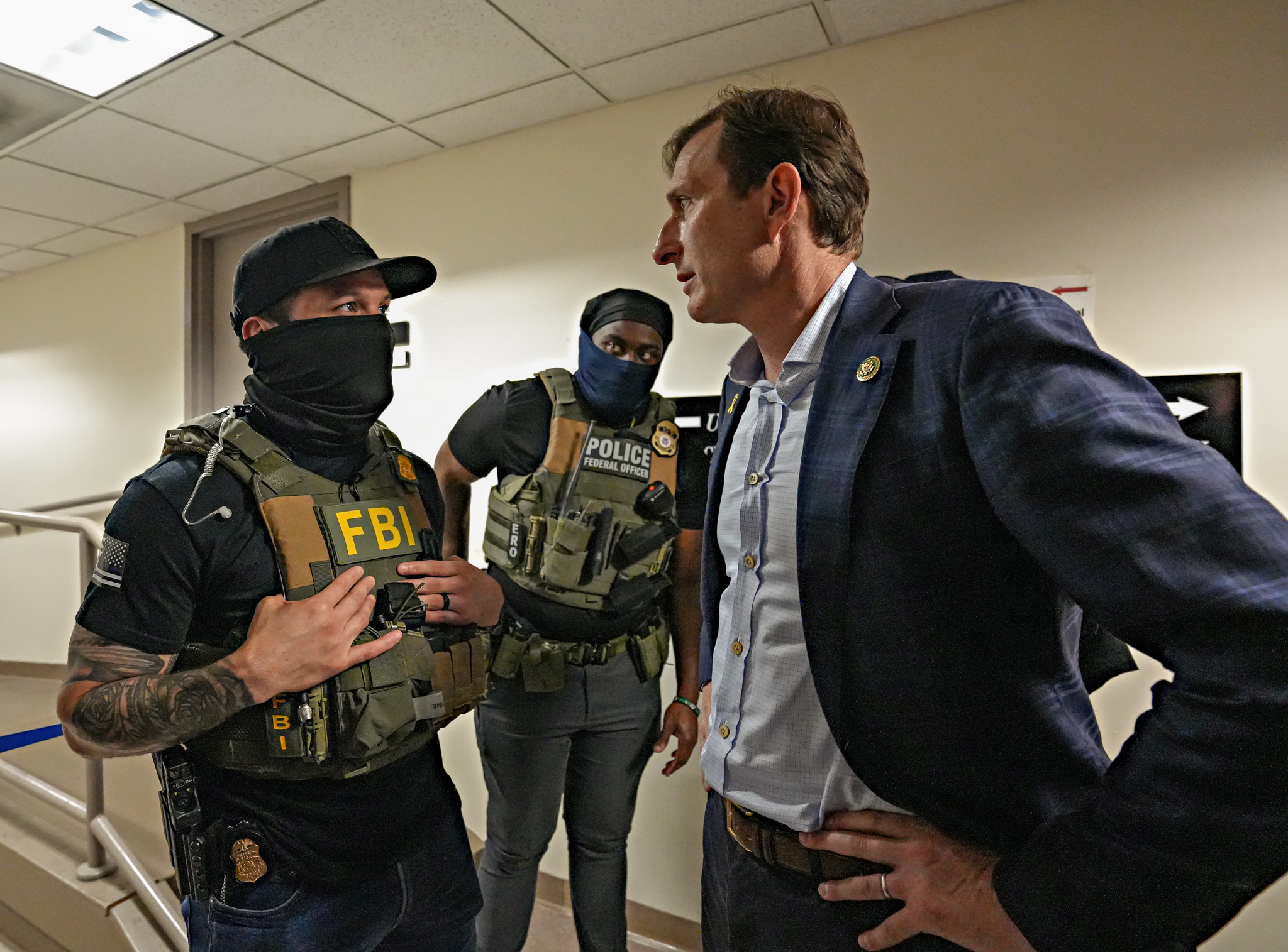 ‘Just following orders’: ICE denies two New York Congress members entry ...