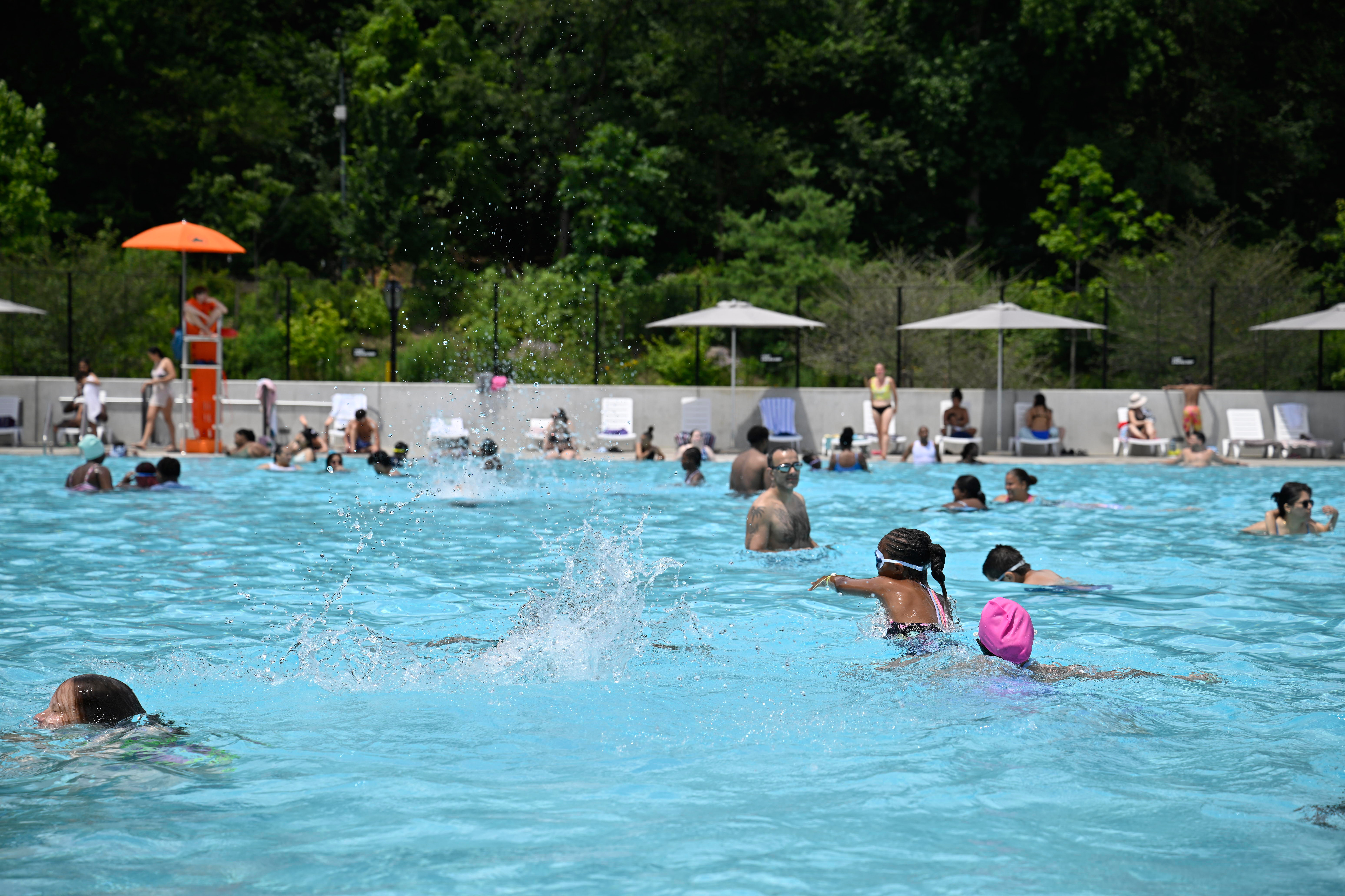 Big splash, big mess: New Central Park pool opens as “disaster” with ...
