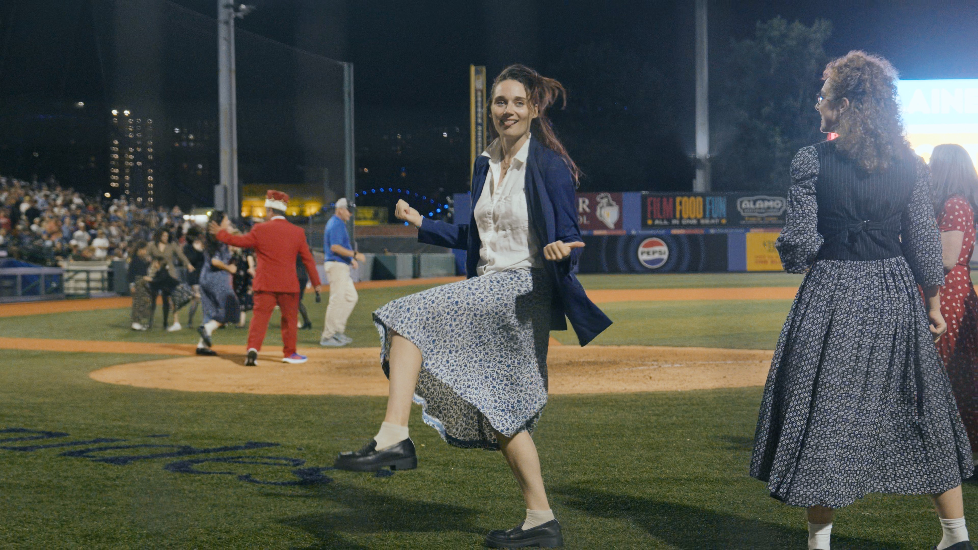 Cyclones celebrate 10th Seinfeld Night in biggest draw of 2025 season ...