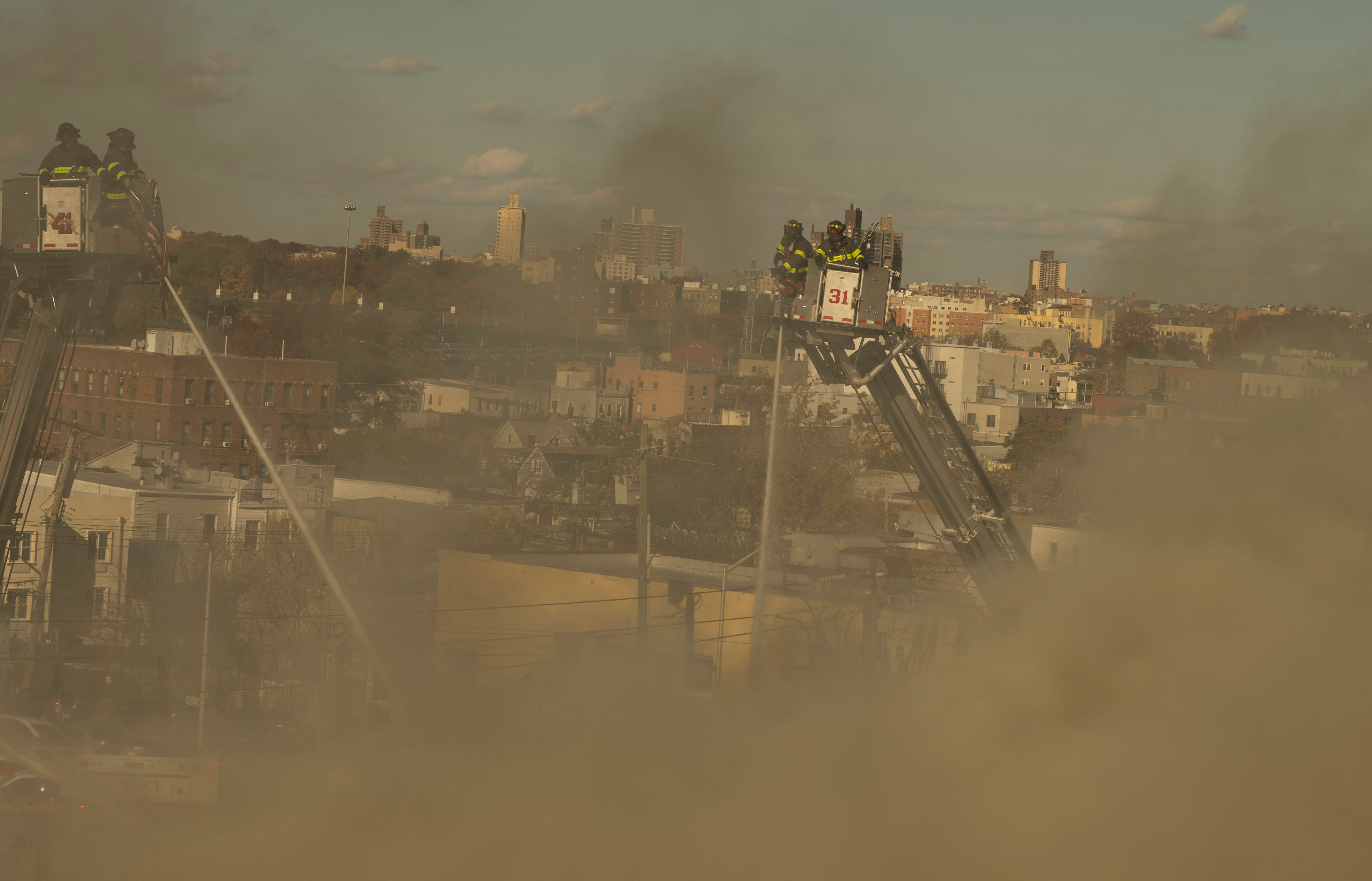 Firefighters battle five-alarm blaze in Bronx apartment building