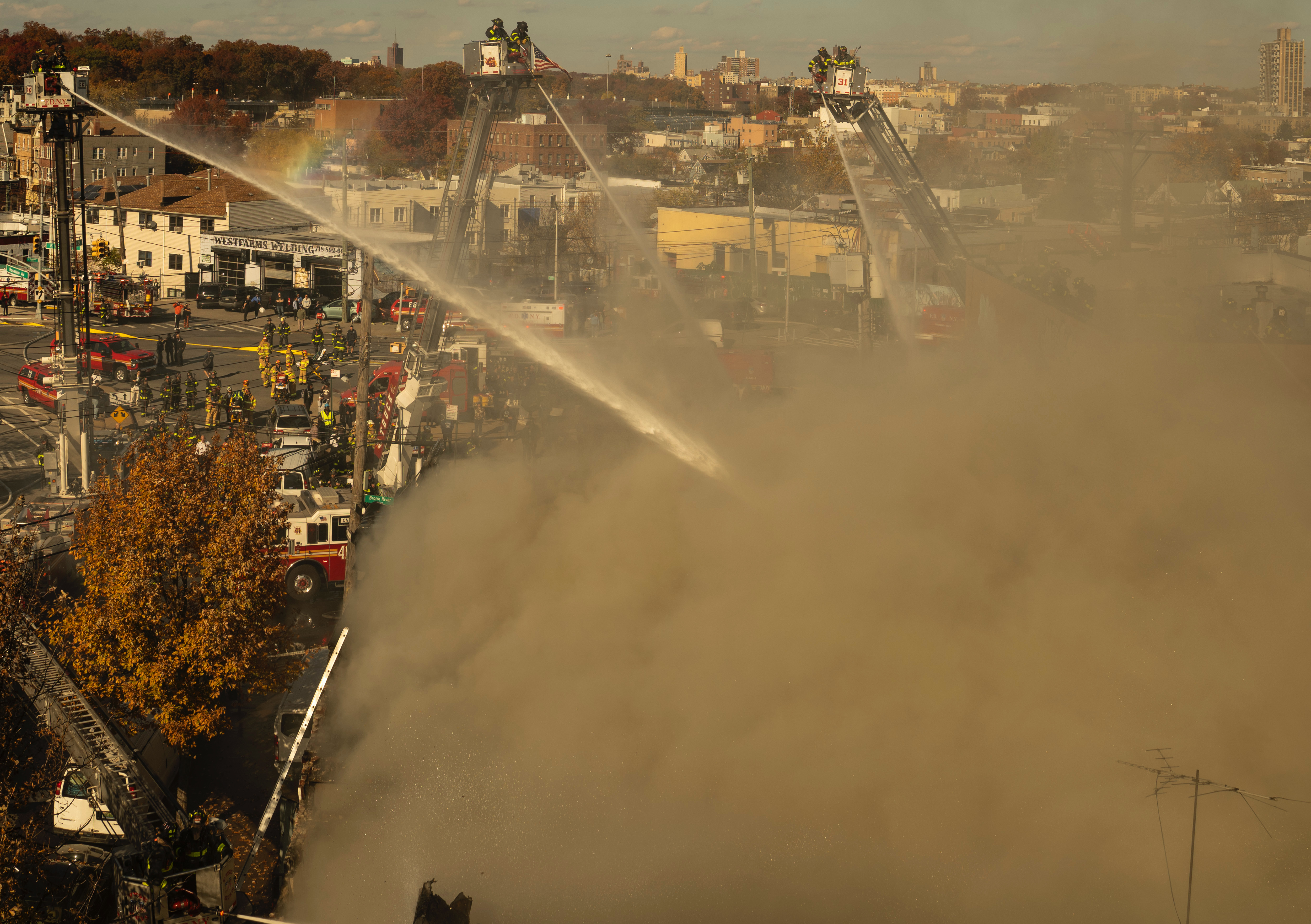 Firefighters battle five-alarm blaze in Bronx apartment building