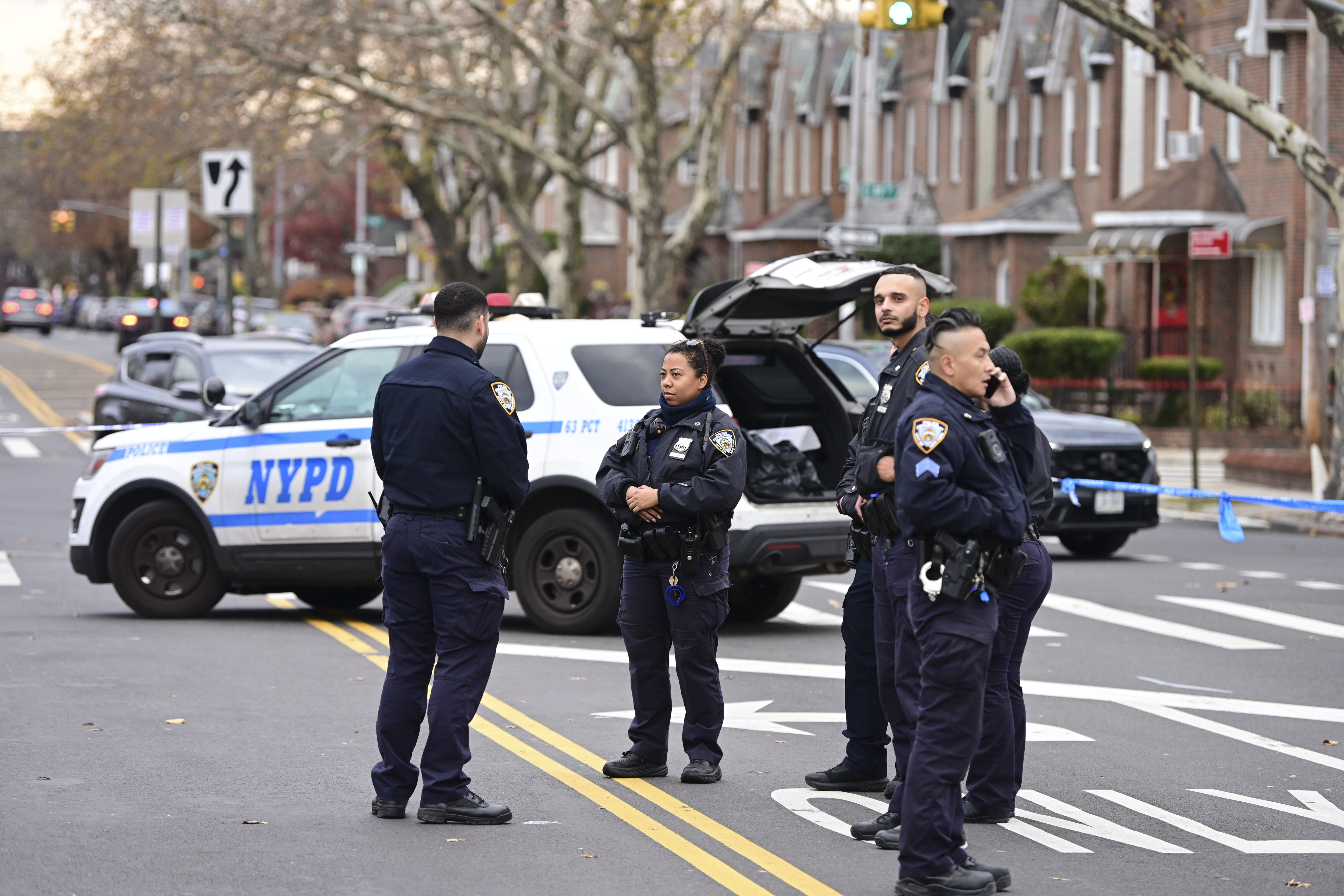 Brooklyn shooting in broad daylight leaves man seriously wounded: cops ...
